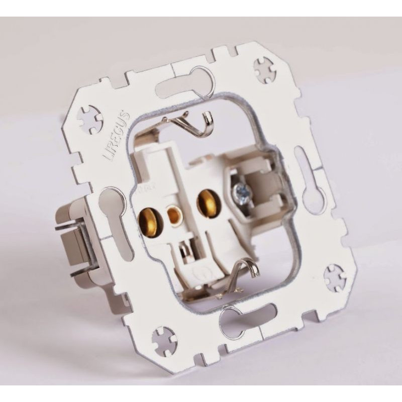 Kištukinis lizdas (rozete) su įžeminimu, IP44, be rėmelio